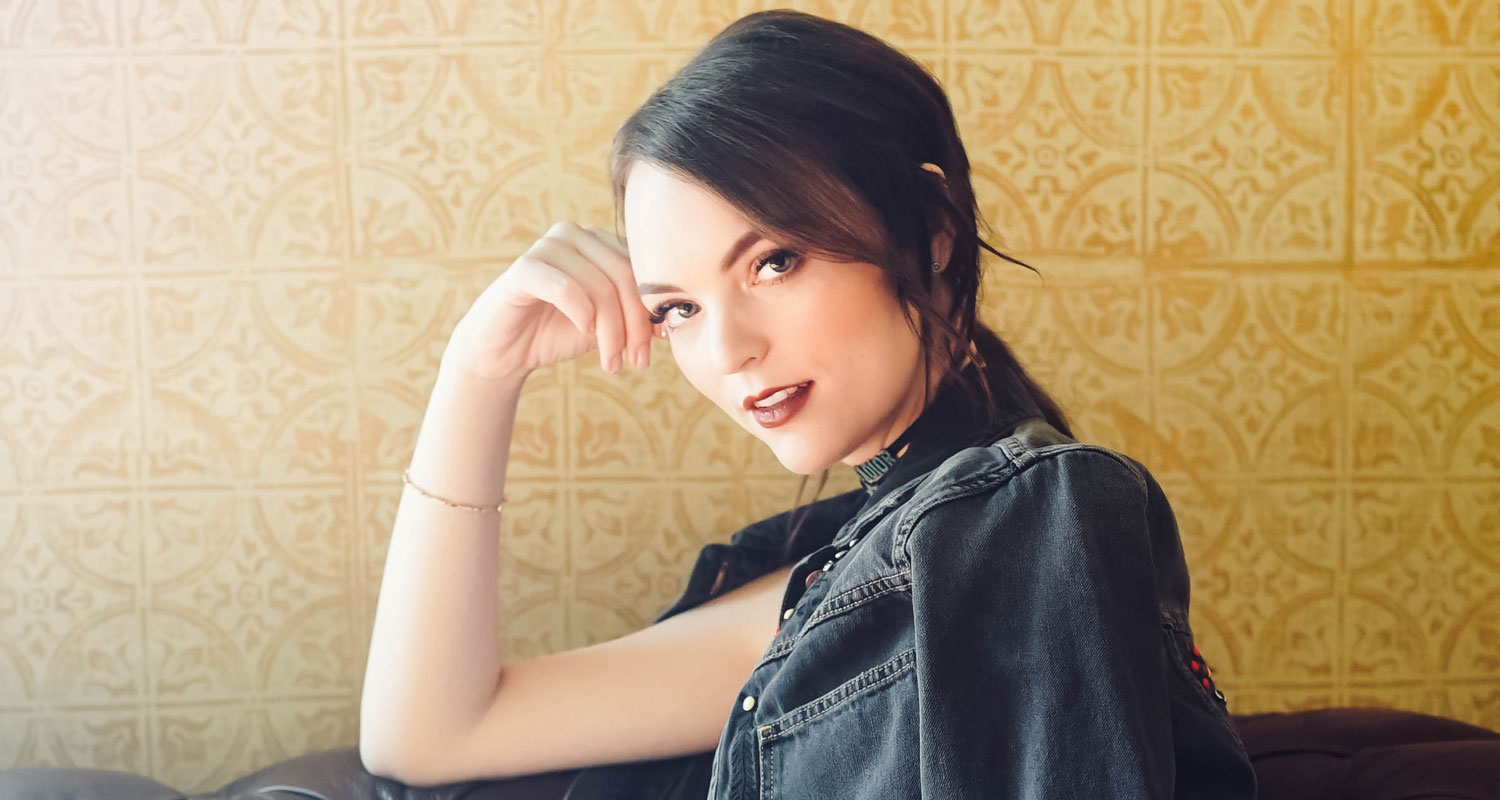 Singer Abi Spills 10 Fun Facts About Herself! | Abi Ann | Just Jared Jr.