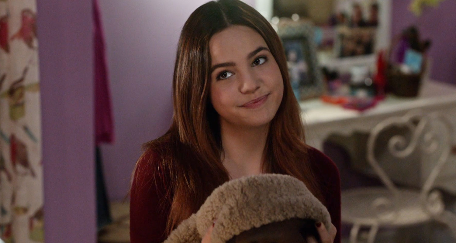 Bailee Madison Gets Inspired By a Magic Trunk on ‘Good Witch’ – Watch ...