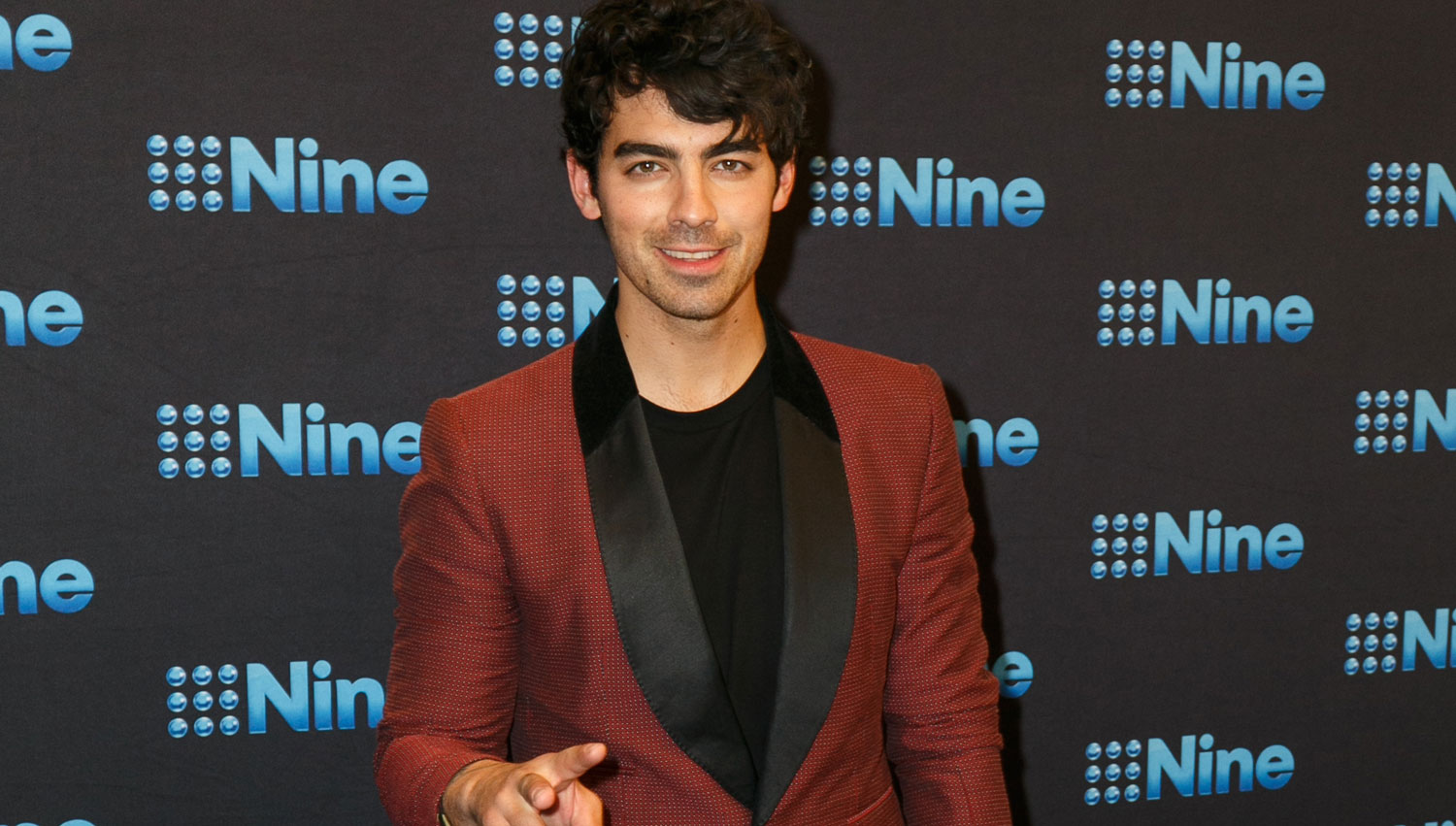 Joe Jonas Looks Sharp at ‘Voice Australia’ Finalists Event! | Delta ...