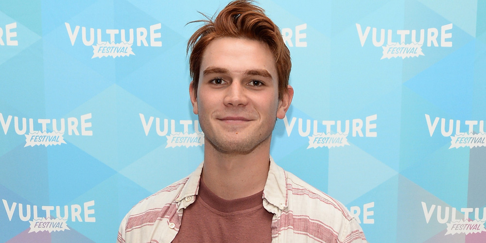 KJ Apa Scrapes Up Hand After Late Night Skateboarding | KJ Apa | Just ...