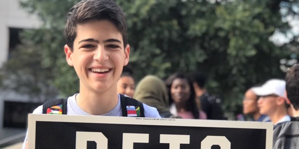 Joshua Rush Volunteers For Congressman Beto O’Rourke Ahead of Voting ...