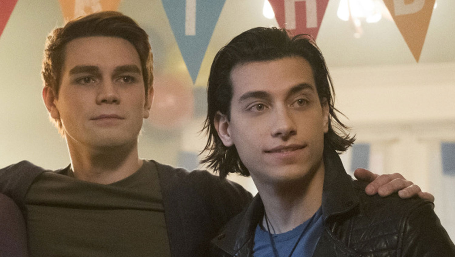 Archie & Joaquin Share a Kiss in Next ‘Riverdale’ Episode! | KJ Apa ...