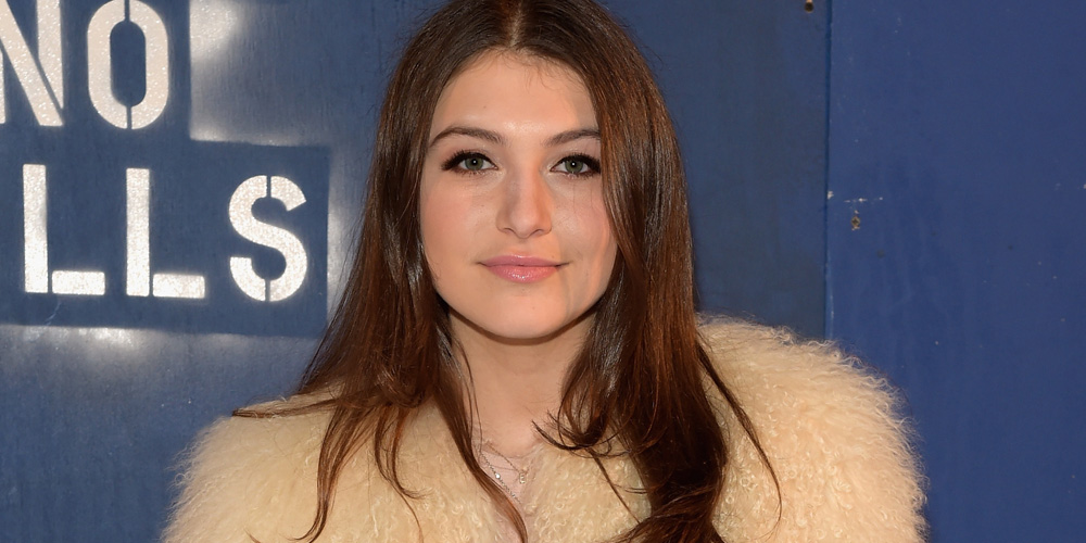 Singer Elle Winter Signs Record Deal With Sony’s Red Music | Elle ...