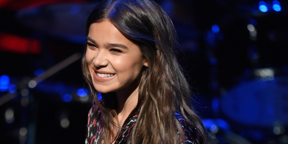 Hailee Steinfeld Was A Popular Guess For The Lion on ‘Masked Singer ...