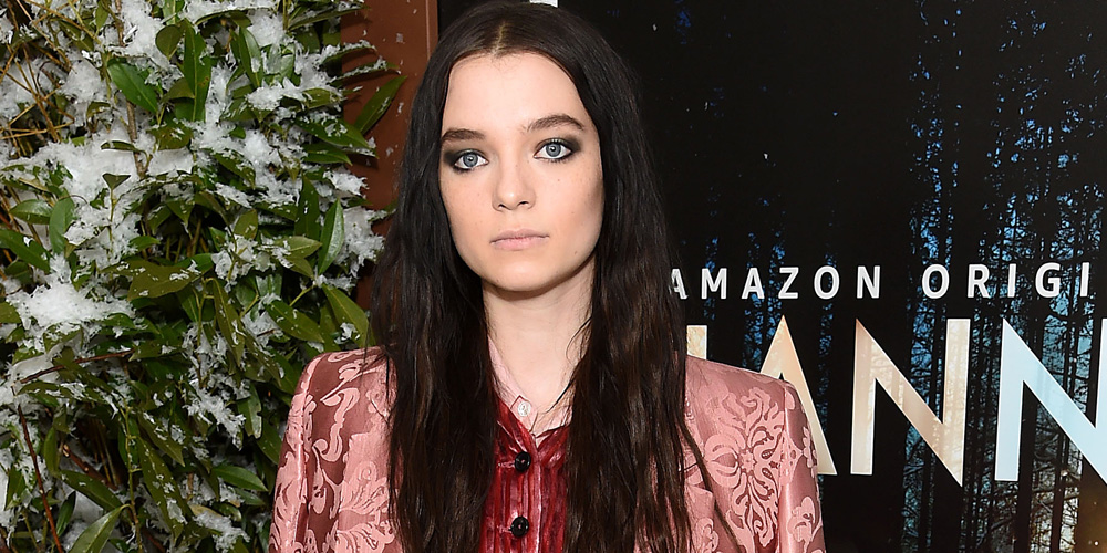 Esme Creedmiles Quothannaquot Premiere In Nyc Esme Creed Miles Stuns
