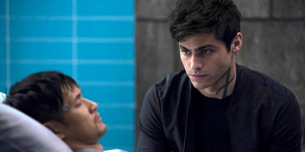 Magnus Is In The Hospital On Tonight’s ‘Shadowhunters’ & Alec Is By His ...