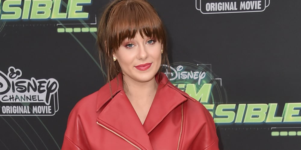 DeVore Ledridge’s High School Graduation Cap Was a Tribute To Her Time ...