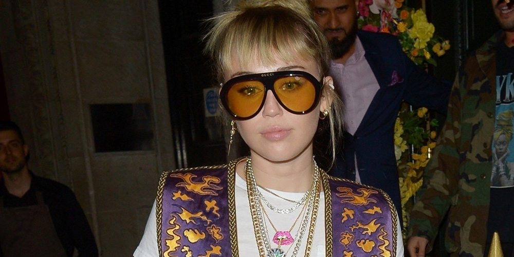 Miley Cryus Goes Retro For Late Night Dinner in Mayfair | Miley Cyrus ...
