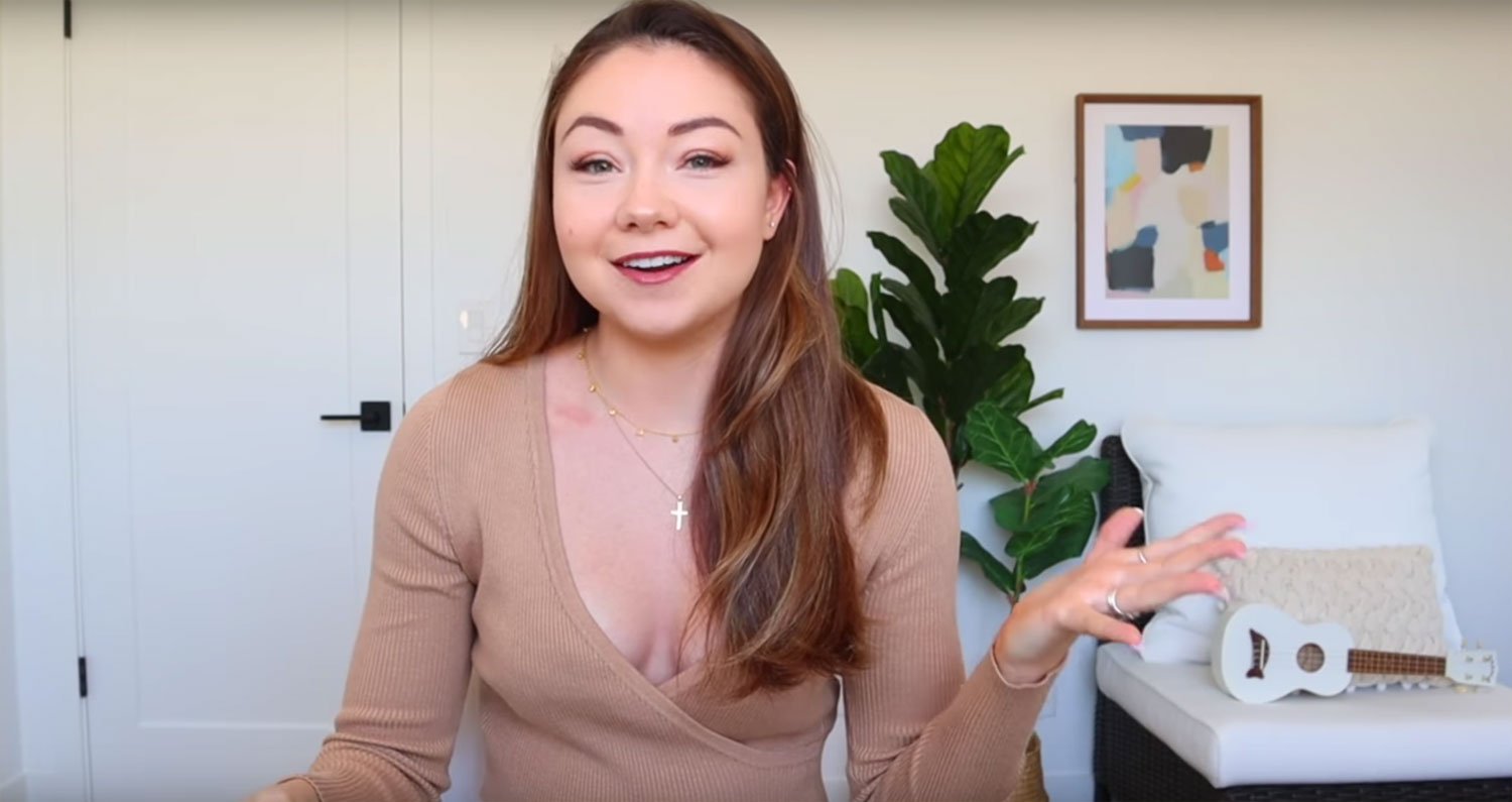 Meredith Foster Shares Her Eating Disorder Story With Fans (Video ...