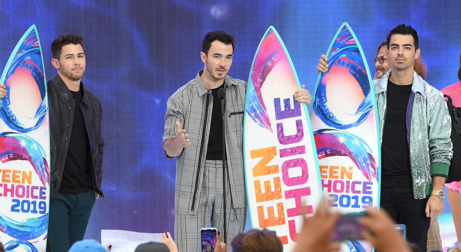 Jonas Brothers Give Inspiring Speech About Bullying at Teen Choice 2019 ...