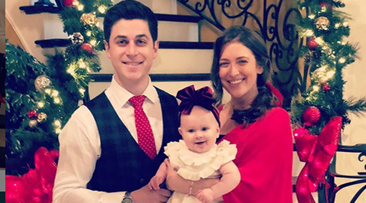 David Henrie Shares Adorable Christmas Photo with Wife Maria & Daughter ...