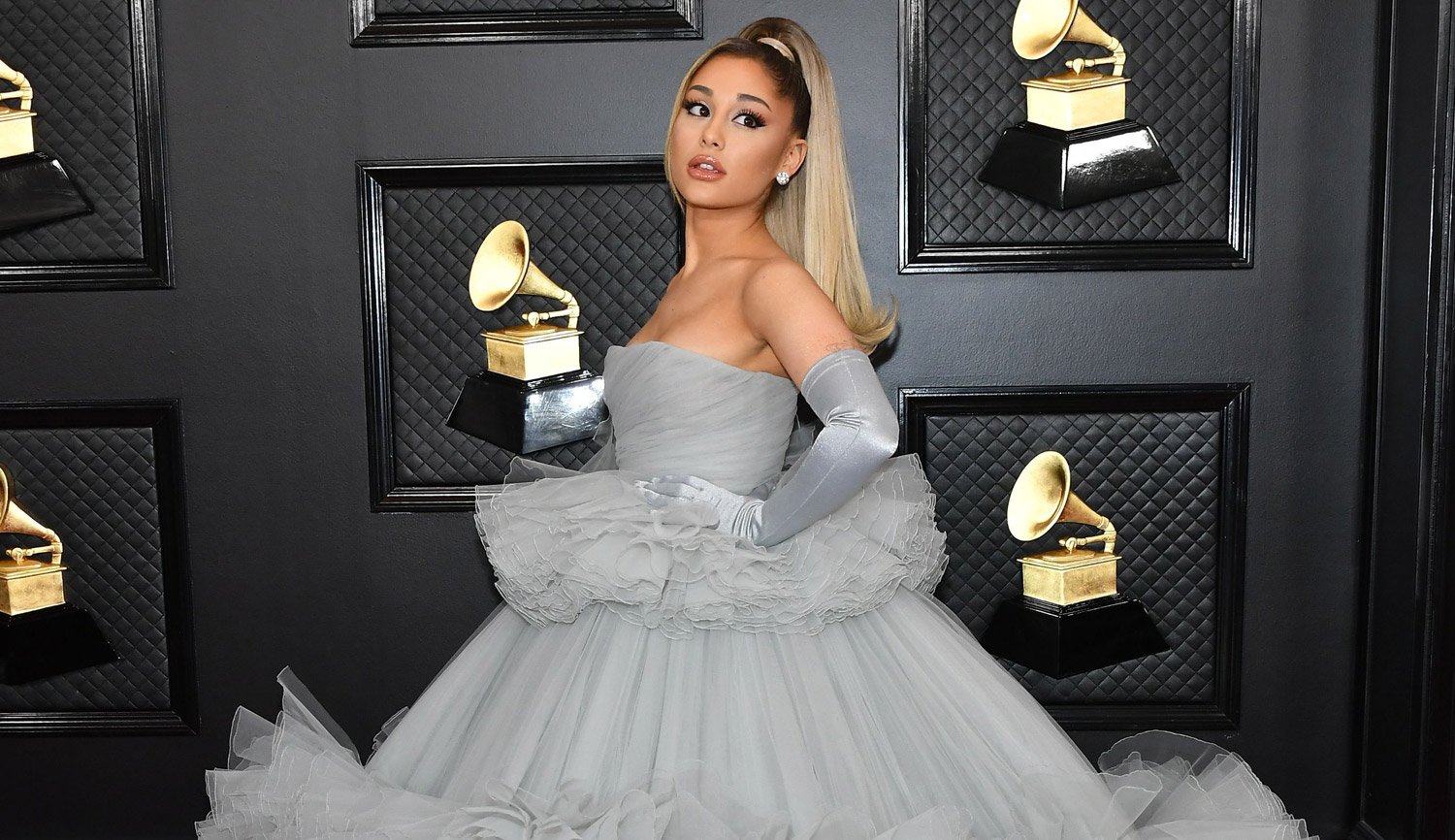 Ariana Grande Has a Princess Moment on Grammys 2020 Red Carpet! | 2020 Grammys, Ariana Grande ...