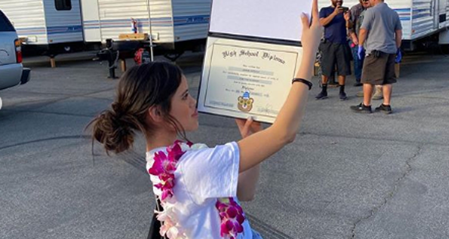 Jenna Ortega Graduated High School on a Film Set! - Just Jared Jr.