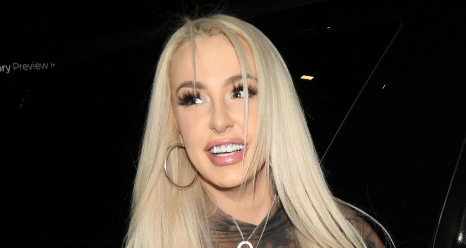 Tana Mongeau Gives Progress Update On Her First Book | Imari Stuart ...