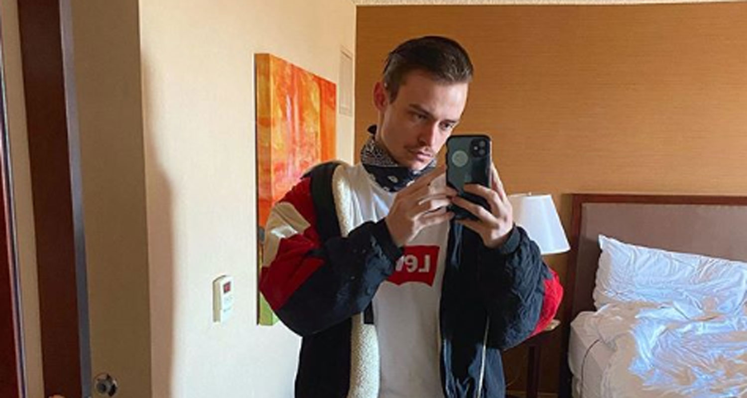 Thomas Doherty Leaves Little to the Imagination in New Selfie | Thomas ...