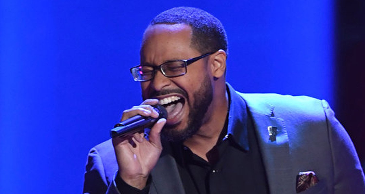 Nick Jonas Welcomes Roderick Chambers To Team Nick On ‘The Voice ...