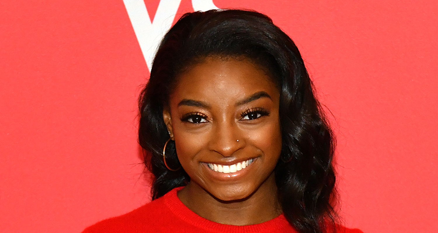 Simone Biles Puts Her Own Twist On Handstand Challenge | Simone Biles ...
