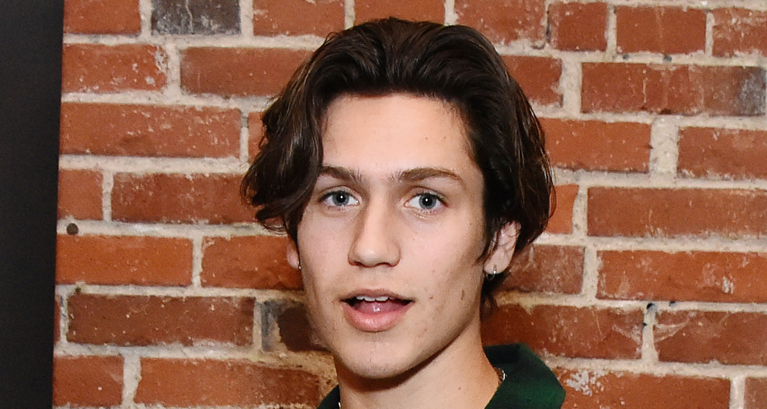 Chase Hudson Tearfully Opens Up About Being Bullied In School | Chase ...