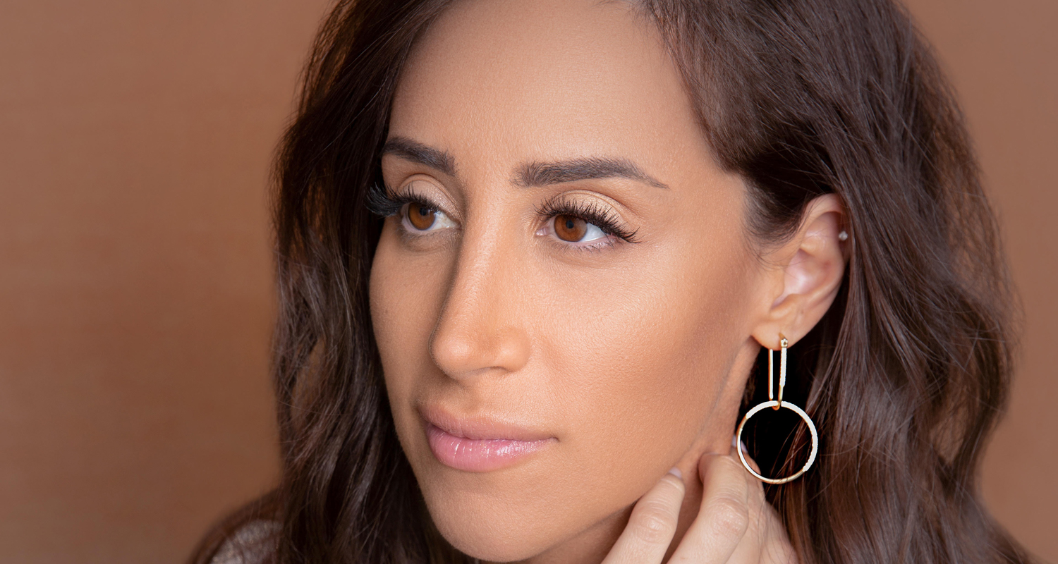 Danielle Jonas Dishes On Being In Jonas Brothers’ Music Videos & Her ...