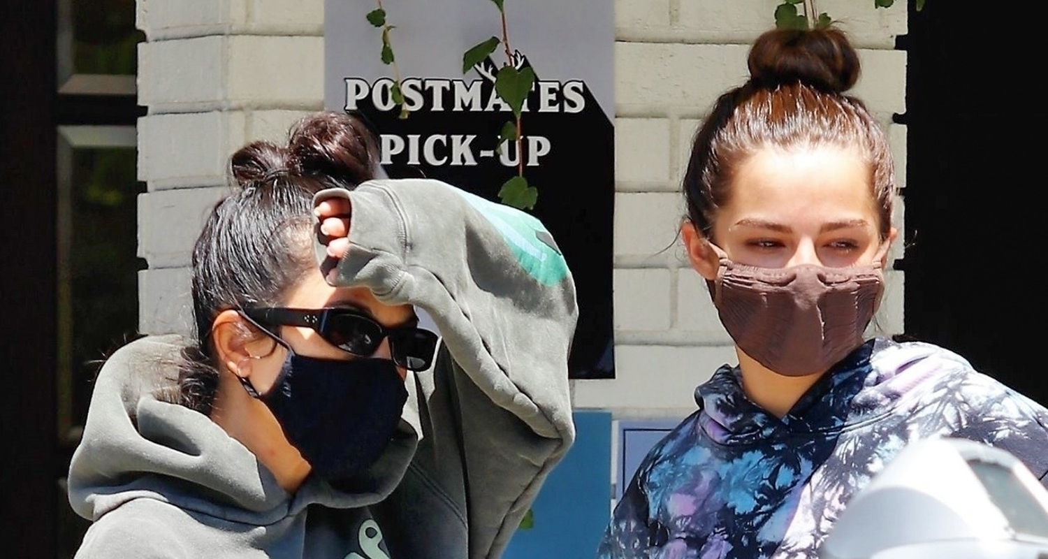 Addison Rae Picks Up Morning Coffee With Kourtney Kardashian | Addison ...