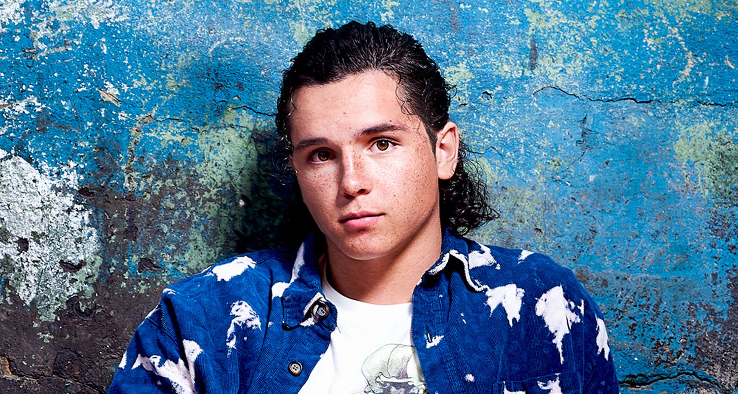 Meet ‘Secret Society of Second-Born Royals’ Actor Noah Lomax With 10 ...