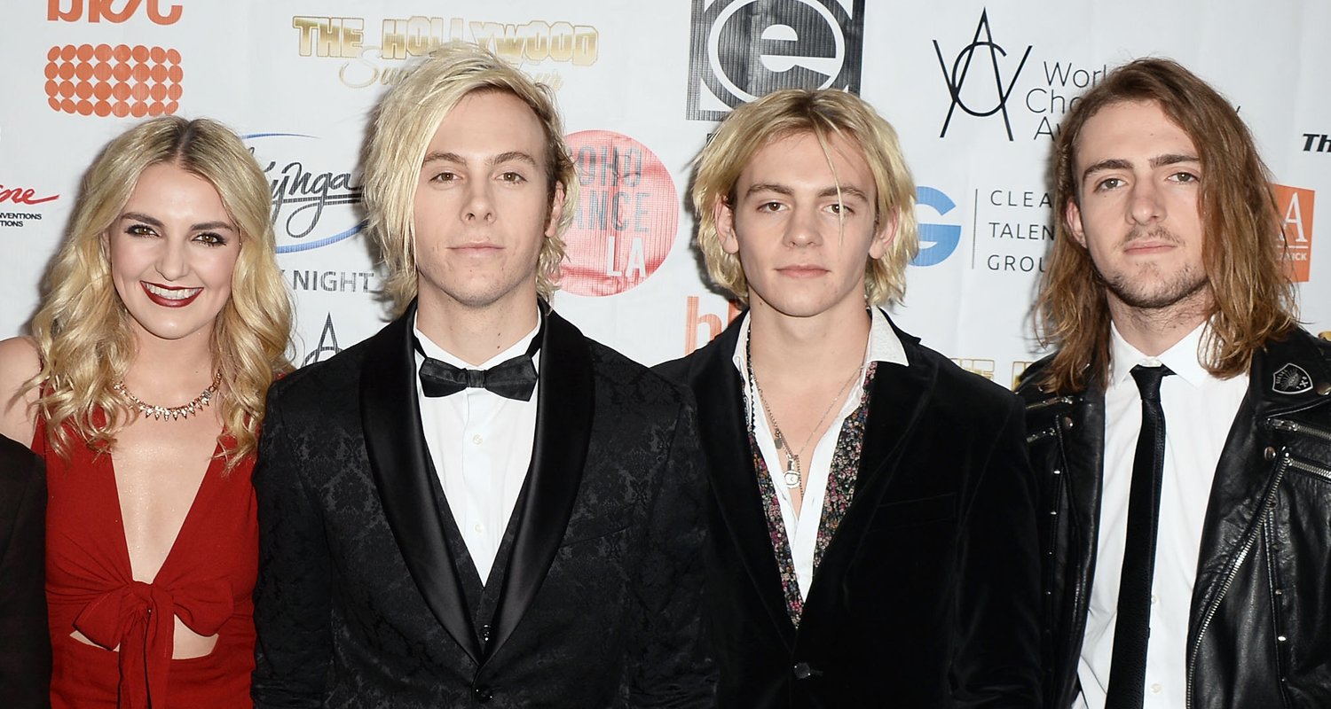 R5 Performed at Rydel Lynch’s Arizona Wedding Ceremony! | R5, Riker ...