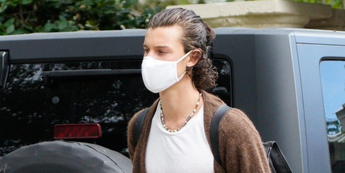 Shawn Mendes Masks Up While Heading Out in Miami | Shawn Mendes | Just ...