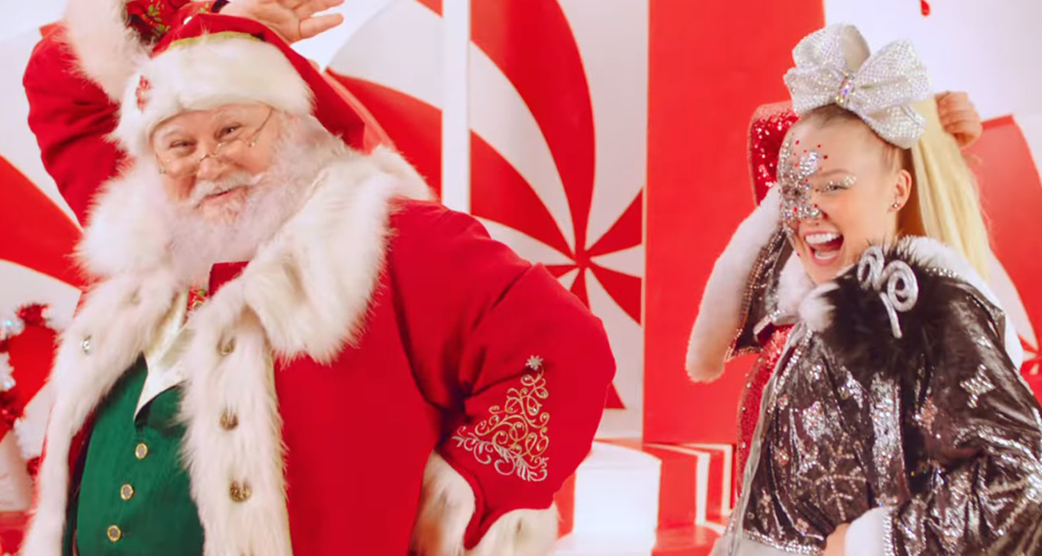 JoJo Siwa Stars In Meghan Trainor’s ‘I Believe In Santa’ Music Video ...