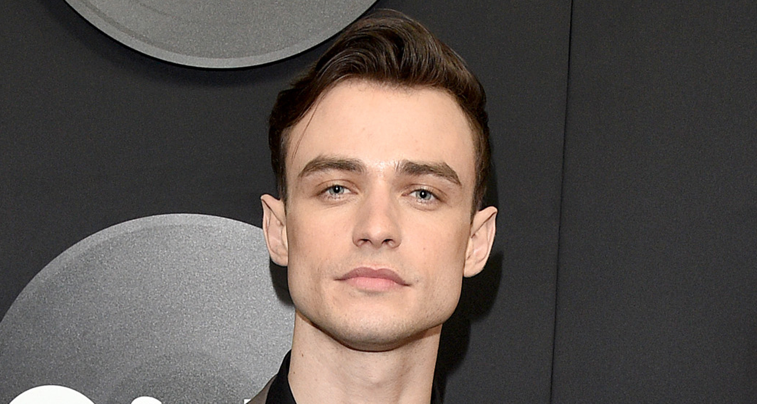 Thomas Doherty Surprised His Family For the Holidays (Video) | Thomas ...