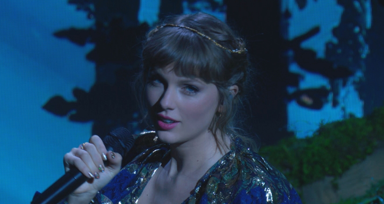 Taylor Swift Wears Two Great Nature Themed Looks at Grammys 2021 | 2021 ...