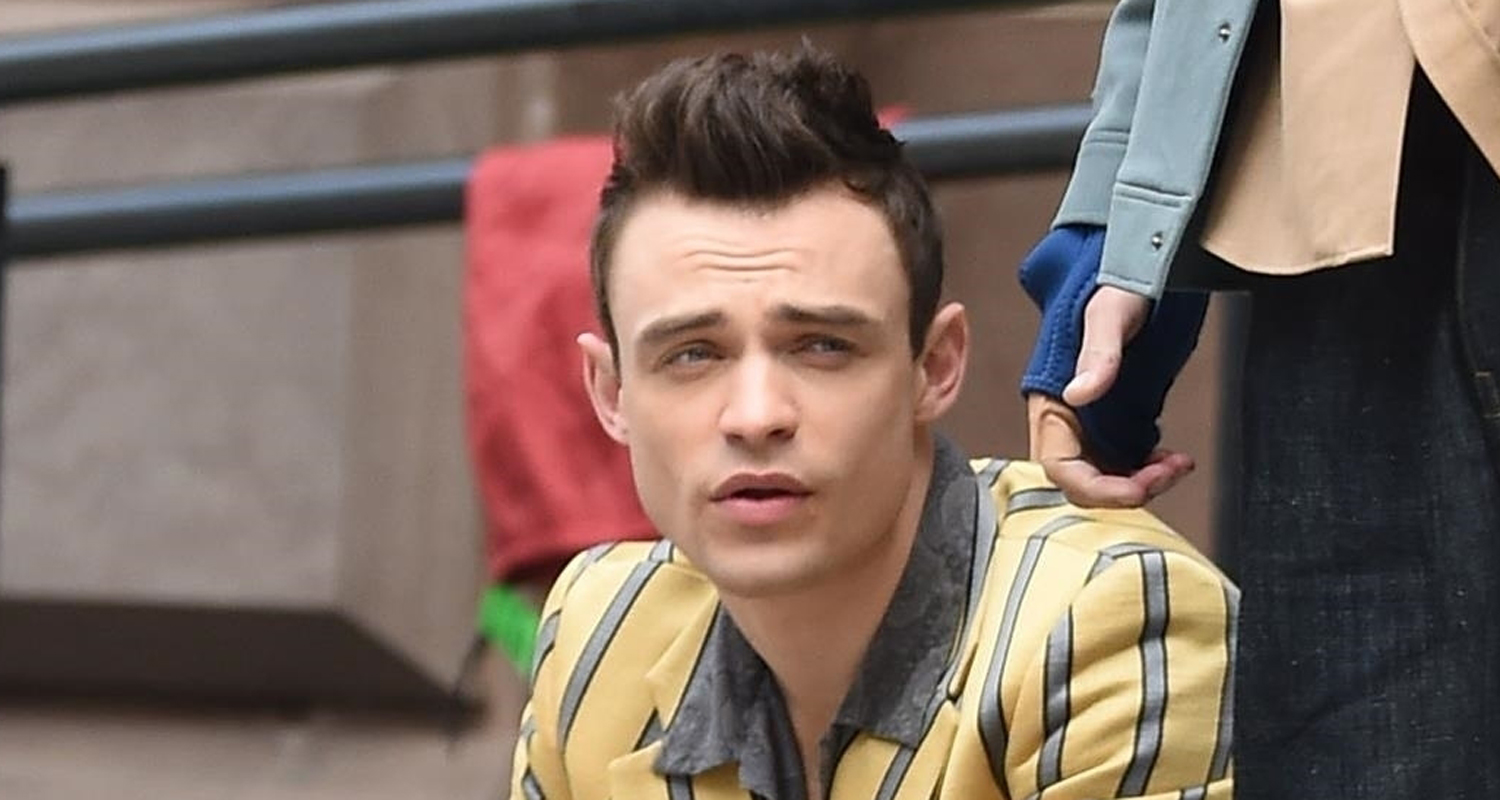 Thomas Doherty & Jordan Alexander Pose For Cute Photo On ‘Gossip Girl ...