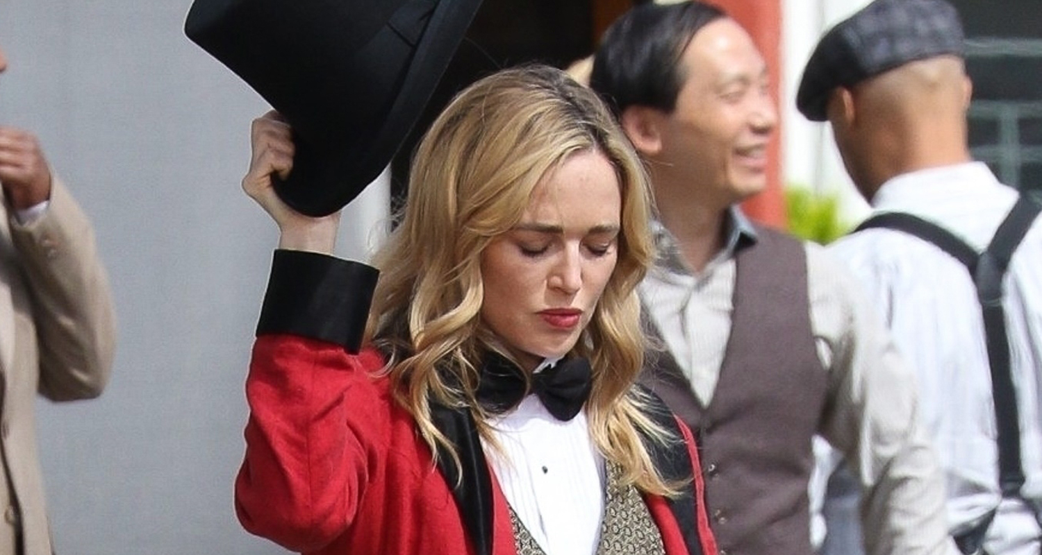 Caity Lotz Turns Into a Ringmaster On ‘DC’s Legends of Tomorrow’ Set | caity lotz, Legends of ...