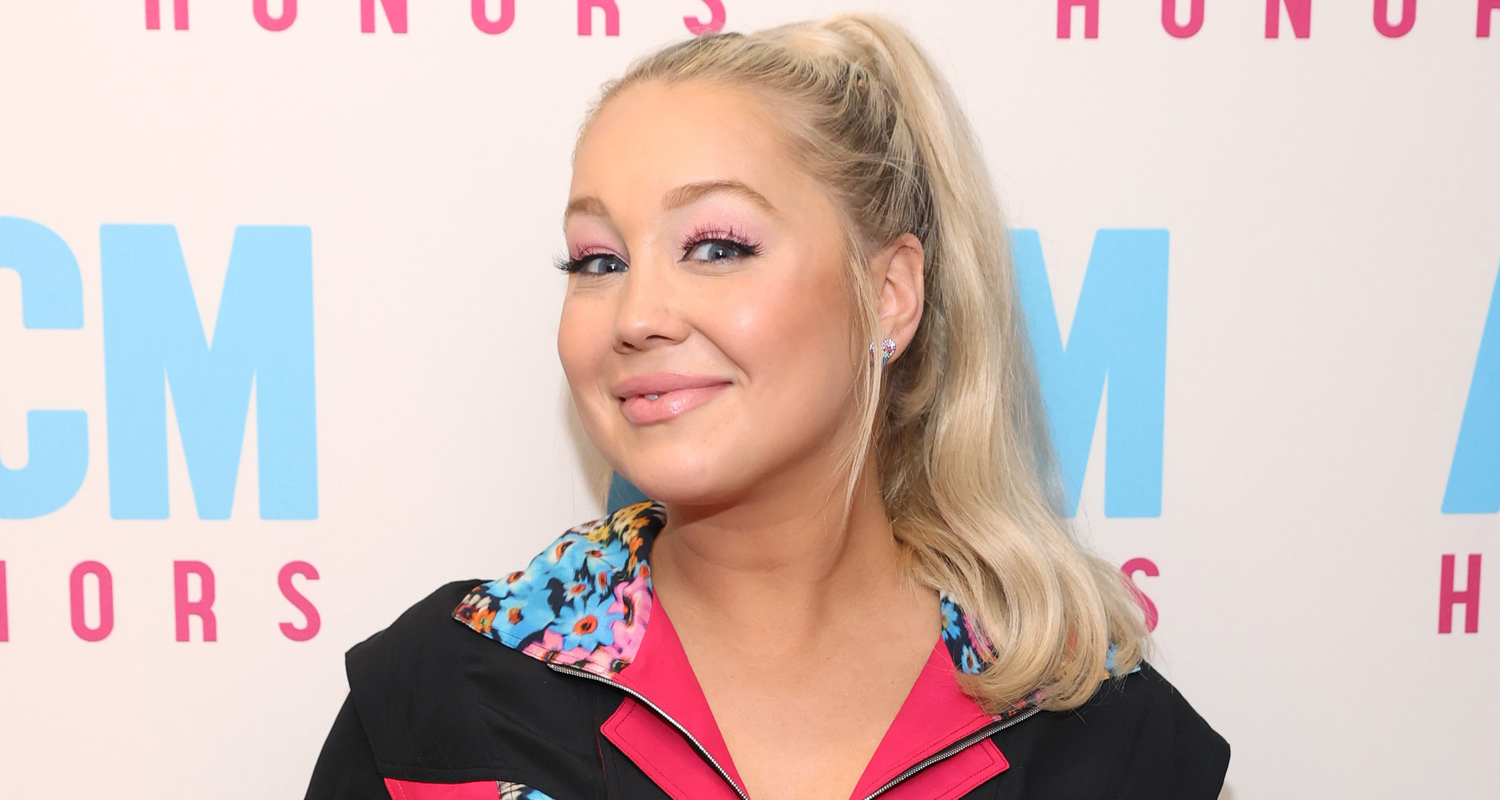 RaeLynn Welcomes First Baby With Husband Josh Davis! | Birth, Celebrity ...
