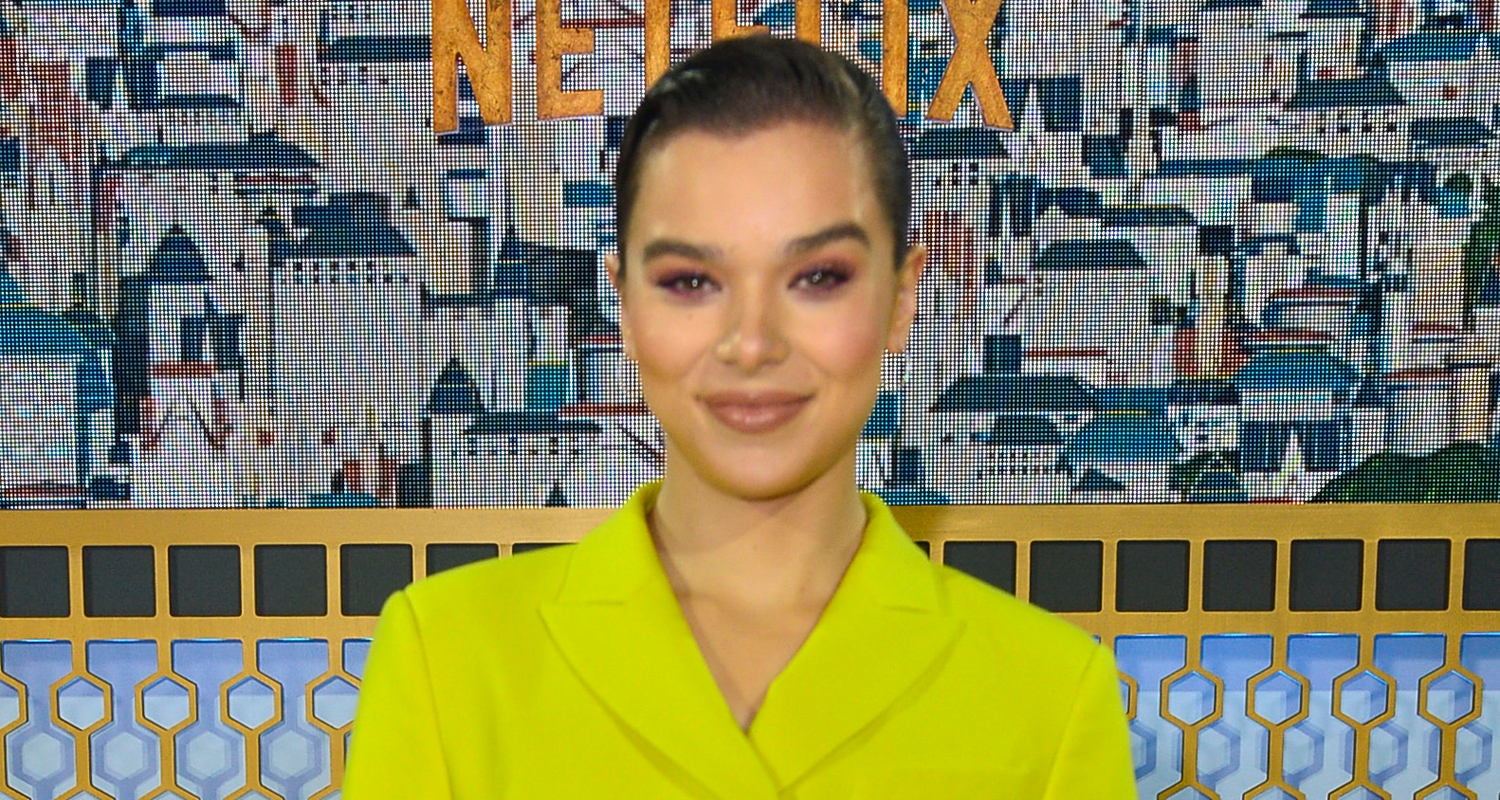Hailee Steinfeld Enders Estreia Do Jogo