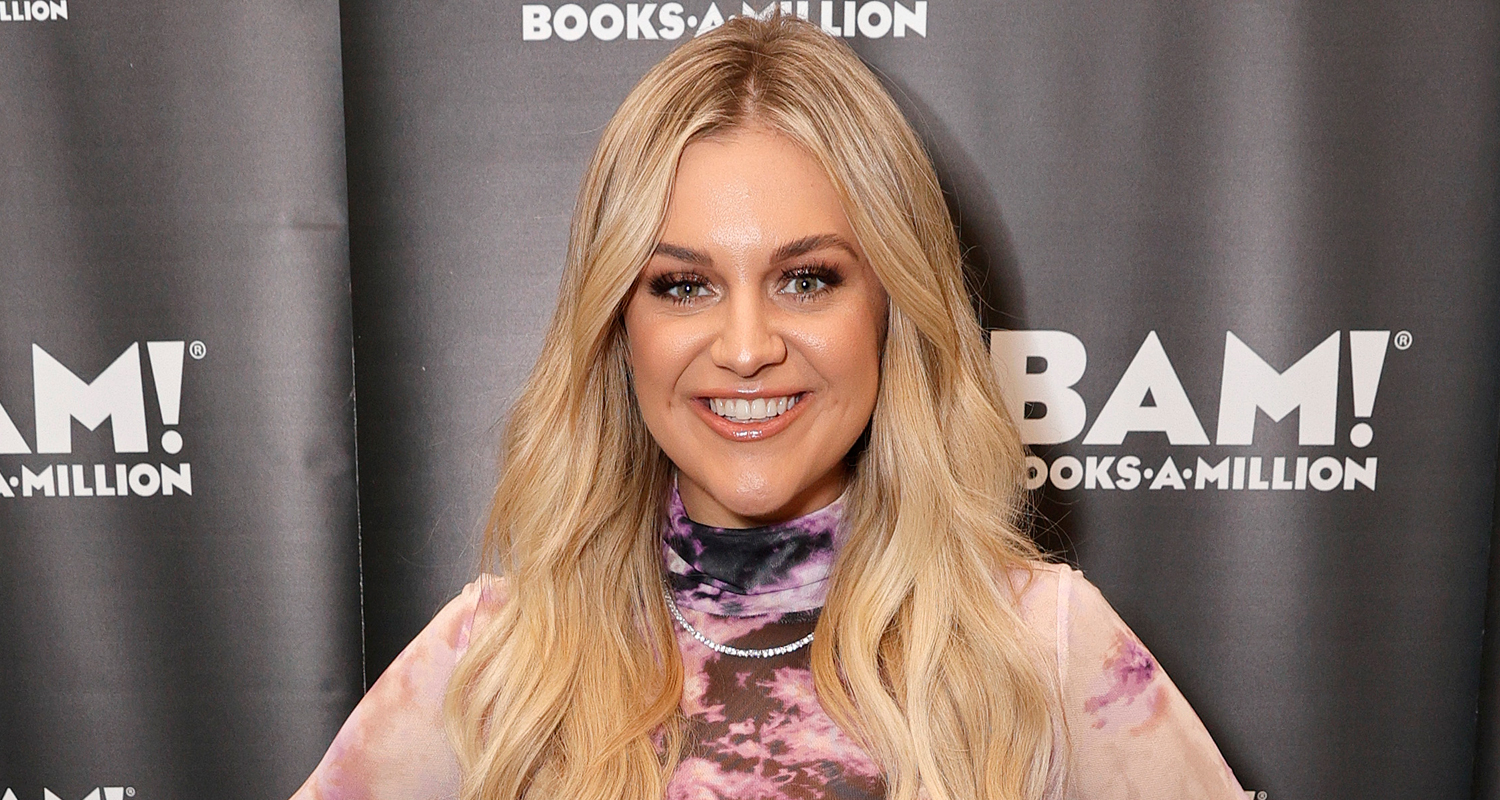 Kelsea Ballerini Meets with Fans at Her ‘Feel Your Way Through’ Book ...