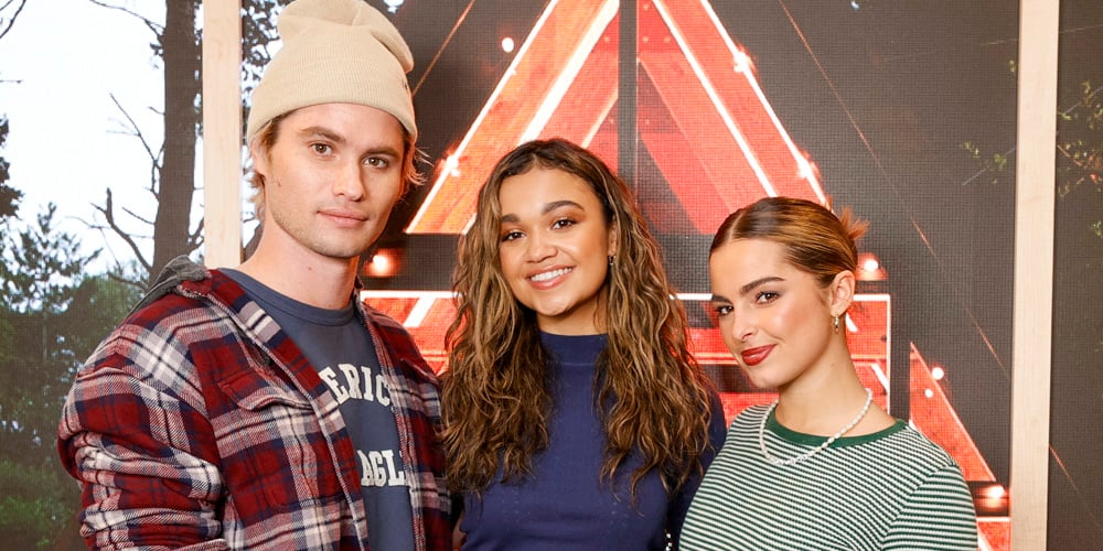 Addison Rae Celebrates The Holiday Season With ‘Outer Banks’ Stars ...