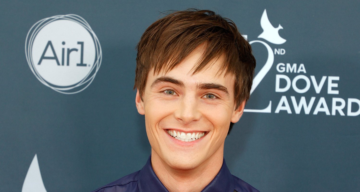 Kevin Quinn Drops New EP ‘It’s About Time’ – Listen Now! | First Listen ...