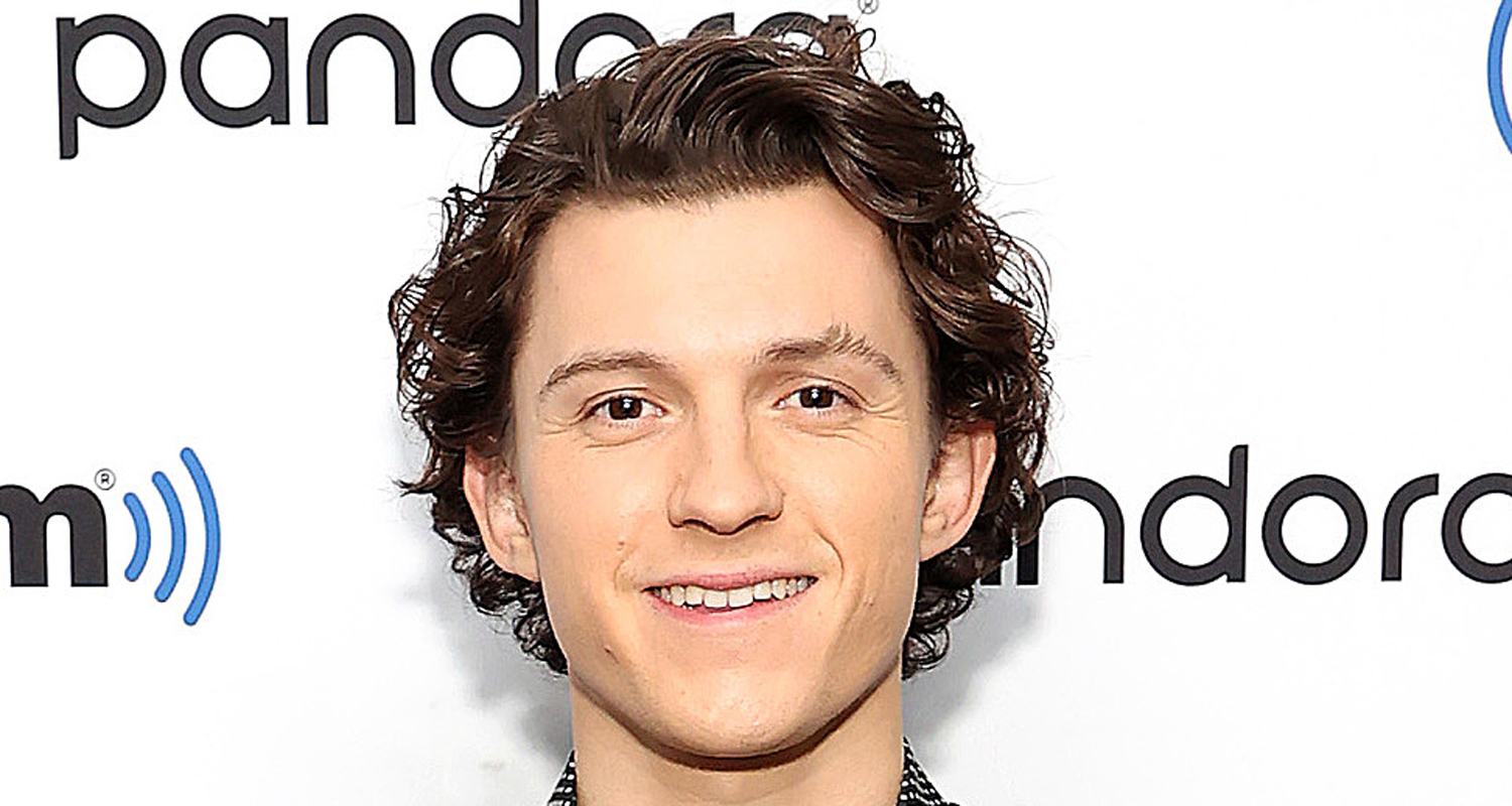 Tom Holland Reveals He Pitched A James Bond Origin Story | Tom Holland 