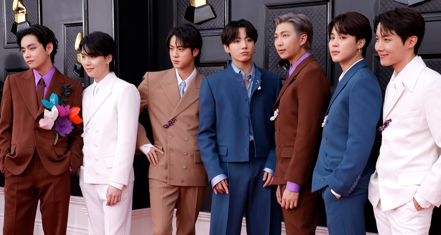 BTS Wear Coordinating Suits For the Grammys 2022 | 2022 Grammys, BTS | Just Jared Jr.