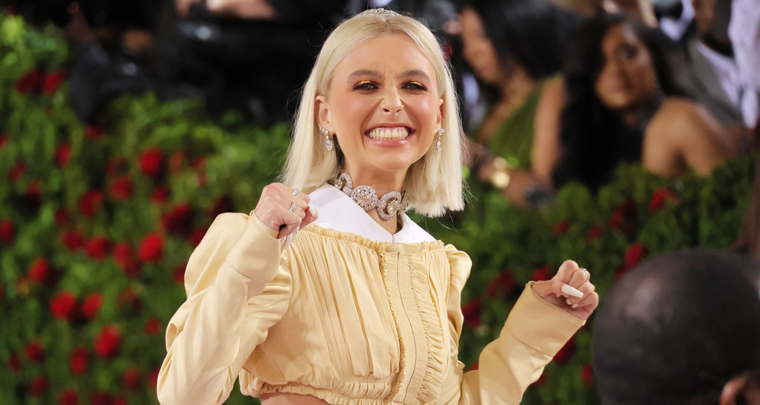Emma Chamberlain Looks Super Happy to Be at the Met Gala 2022! | 2022 ...