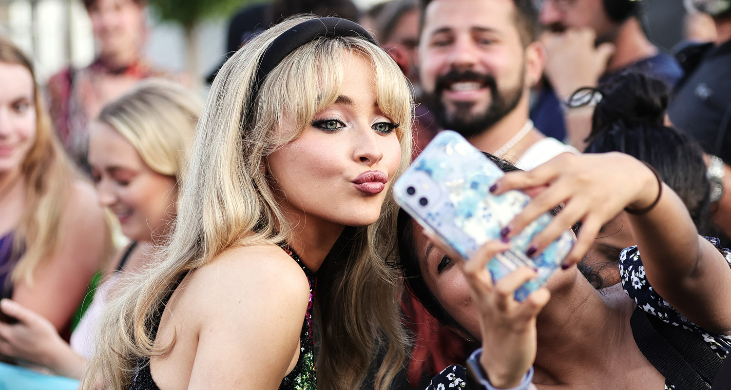 Sabrina Carpenter Snaps Photos with Fans While Arriving at the MTV VMAS ...