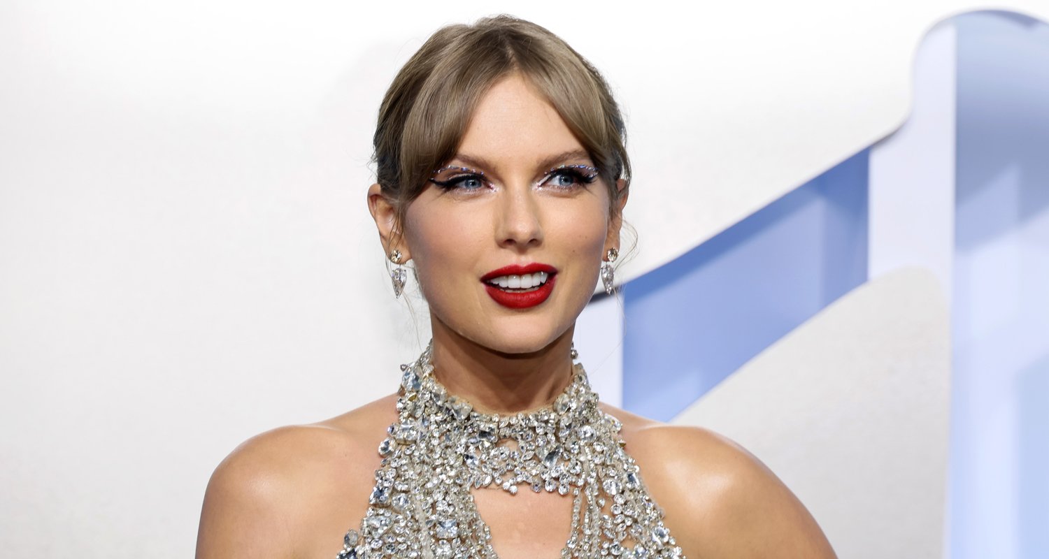 Taylor Swift Shines While Arriving at the MTV VMAs 2022! | 2022 MTV ...