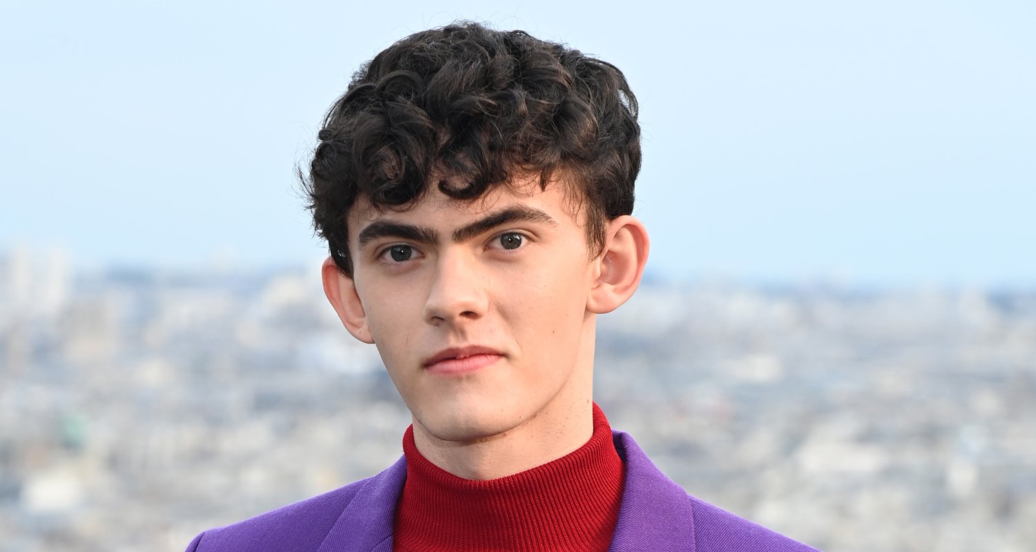 Joe Locke Opens Up About Body Dysmorphia & Relating to His ...