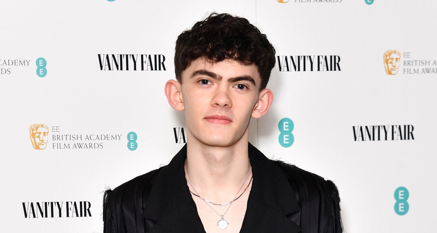 ‘heartstopper Star Joe Locke Signs With Talent Agency Caa Heartstopper Joe Locke Just