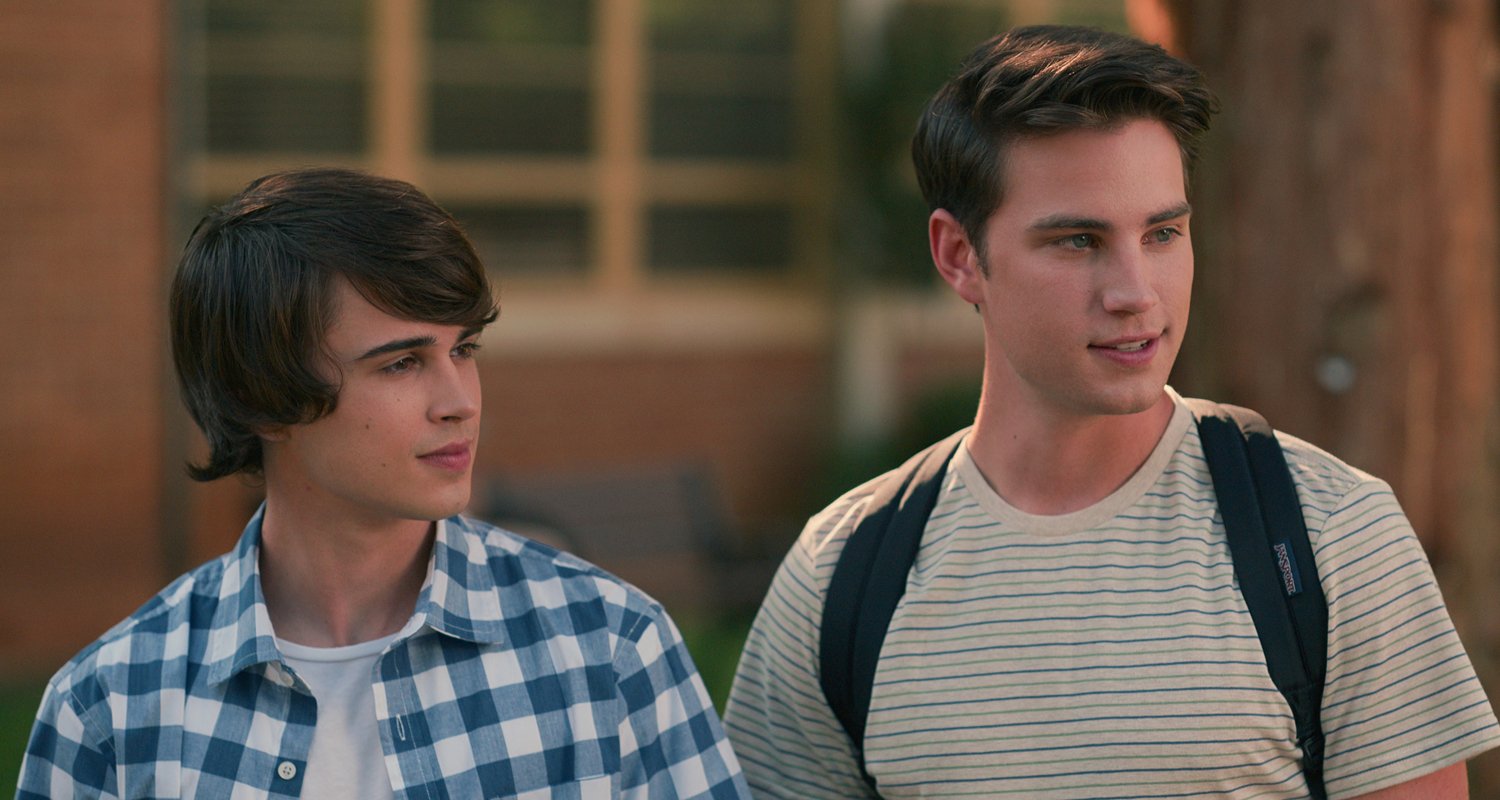 Carson Rowland & Logan Allen Return In First Look at ‘Sweet Magnolias ...
