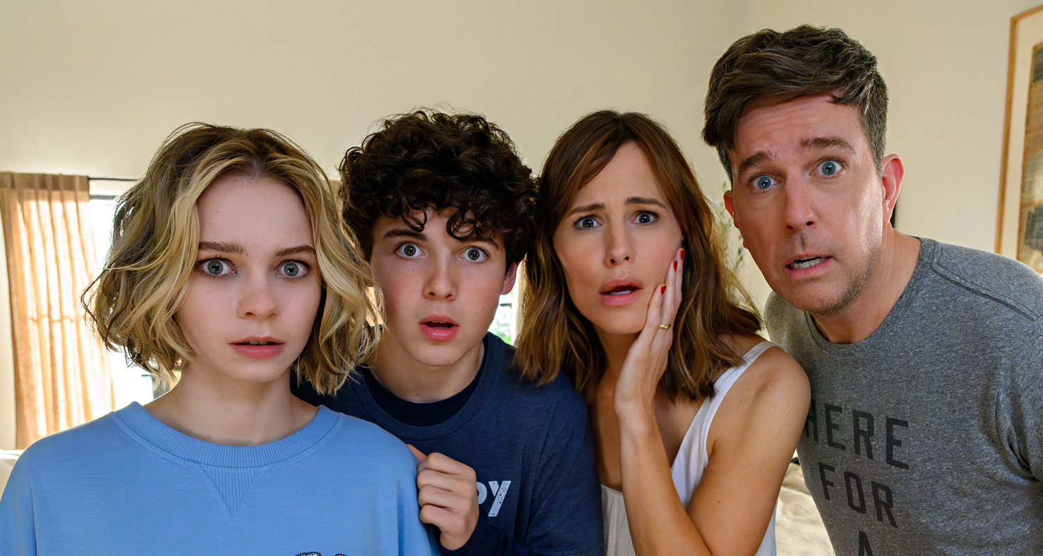 Emma Myers & Brady Noon Star In First Look Photos at New Netflix Movie ‘Family Switch,’ Premiere ...